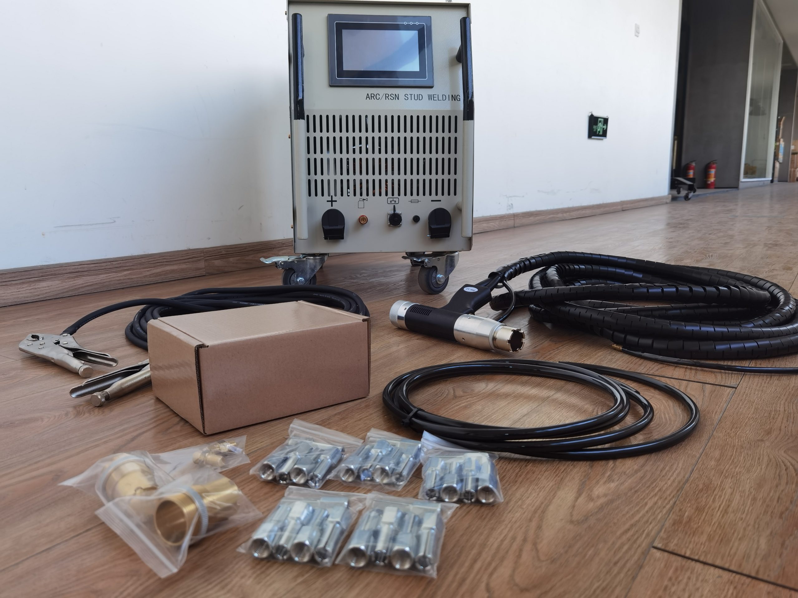 ARC-1212i Short Cycle Stud Welder - Sinictec | spot welder, car spotter ...